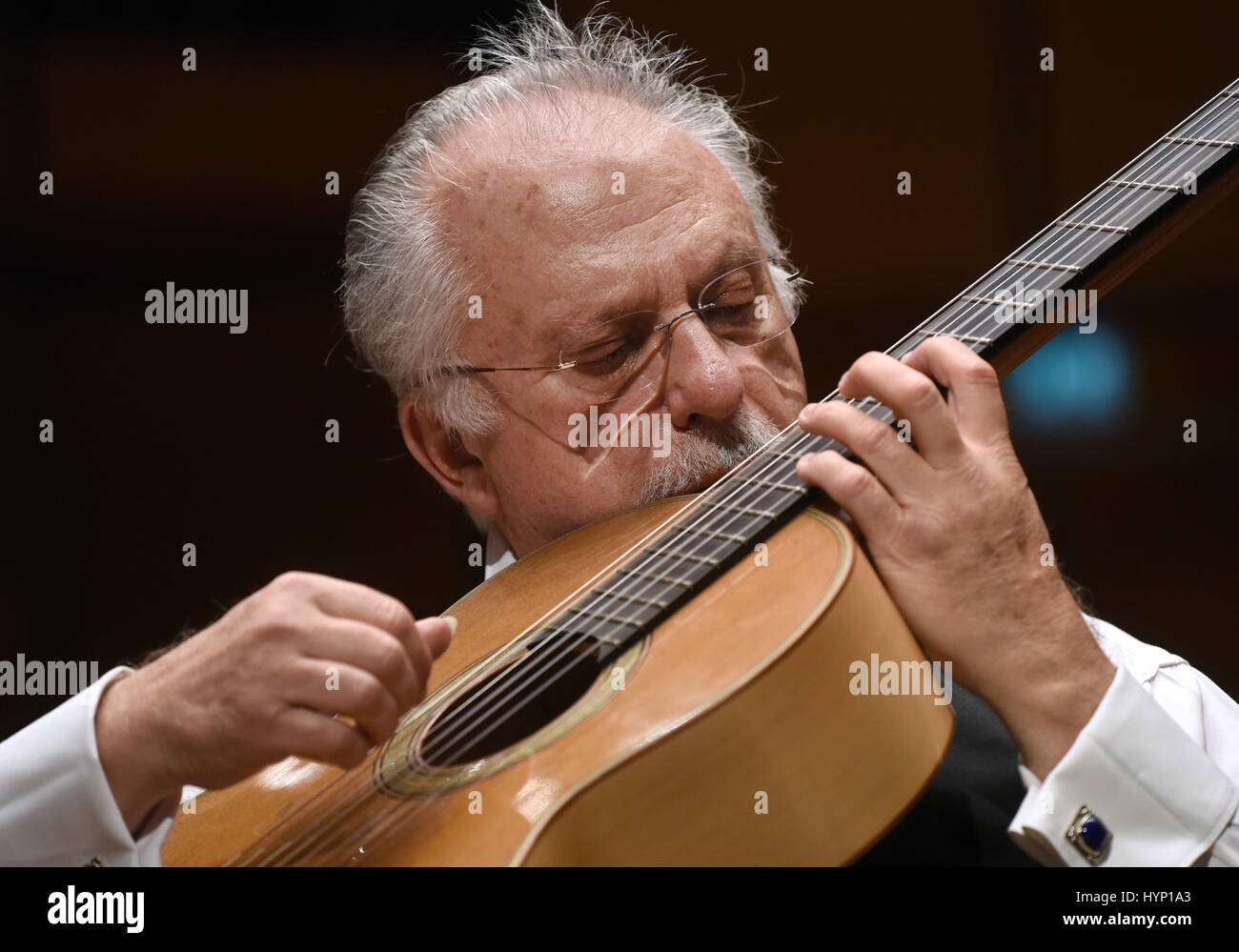 Tonhalle Orchestra High Resolution Stock Photography and Images - Alamy
