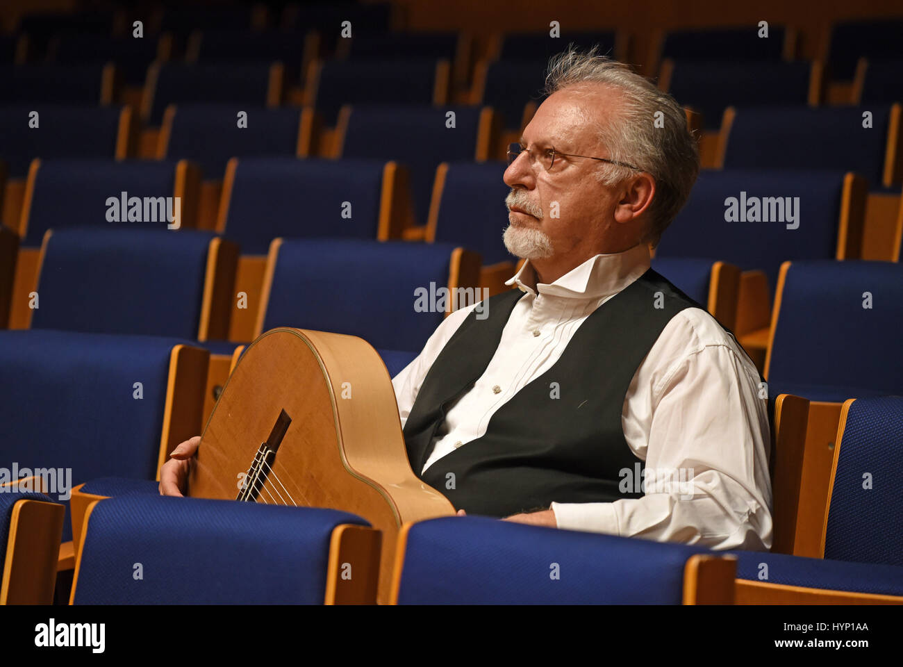 Duesseldorf, Germany. 05th Apr, 2017. Spanish guitarist Pepe Romero ...