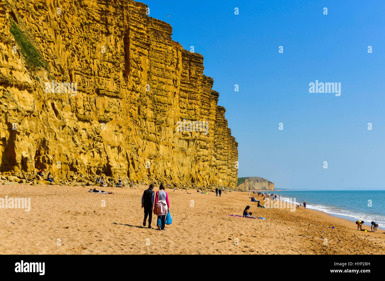 West Bay, Dorset, UK. 6th Apr, 2017. UK Weather. Visitors enjoying the blue skies and warm ...