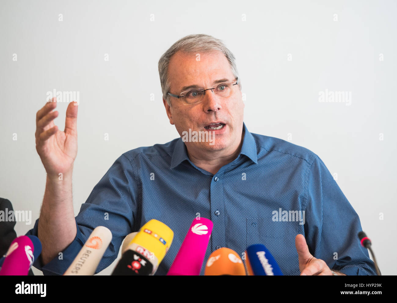 Ruesselheim, Germany. 6th Apr, 2017. Wolfgang Schaefer-Klug, head of ...