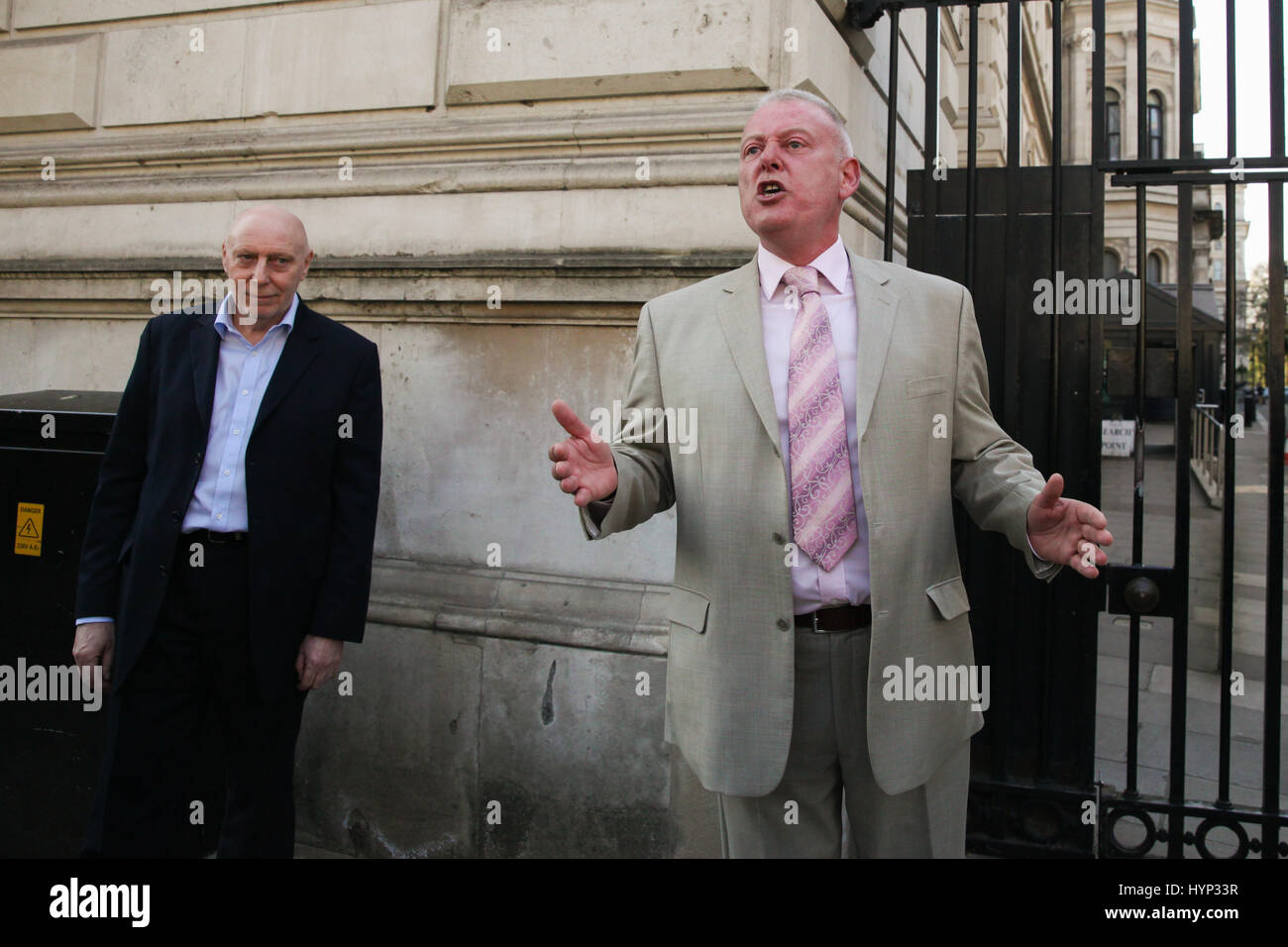 Londons downing street hi-res stock photography and images - Alamy