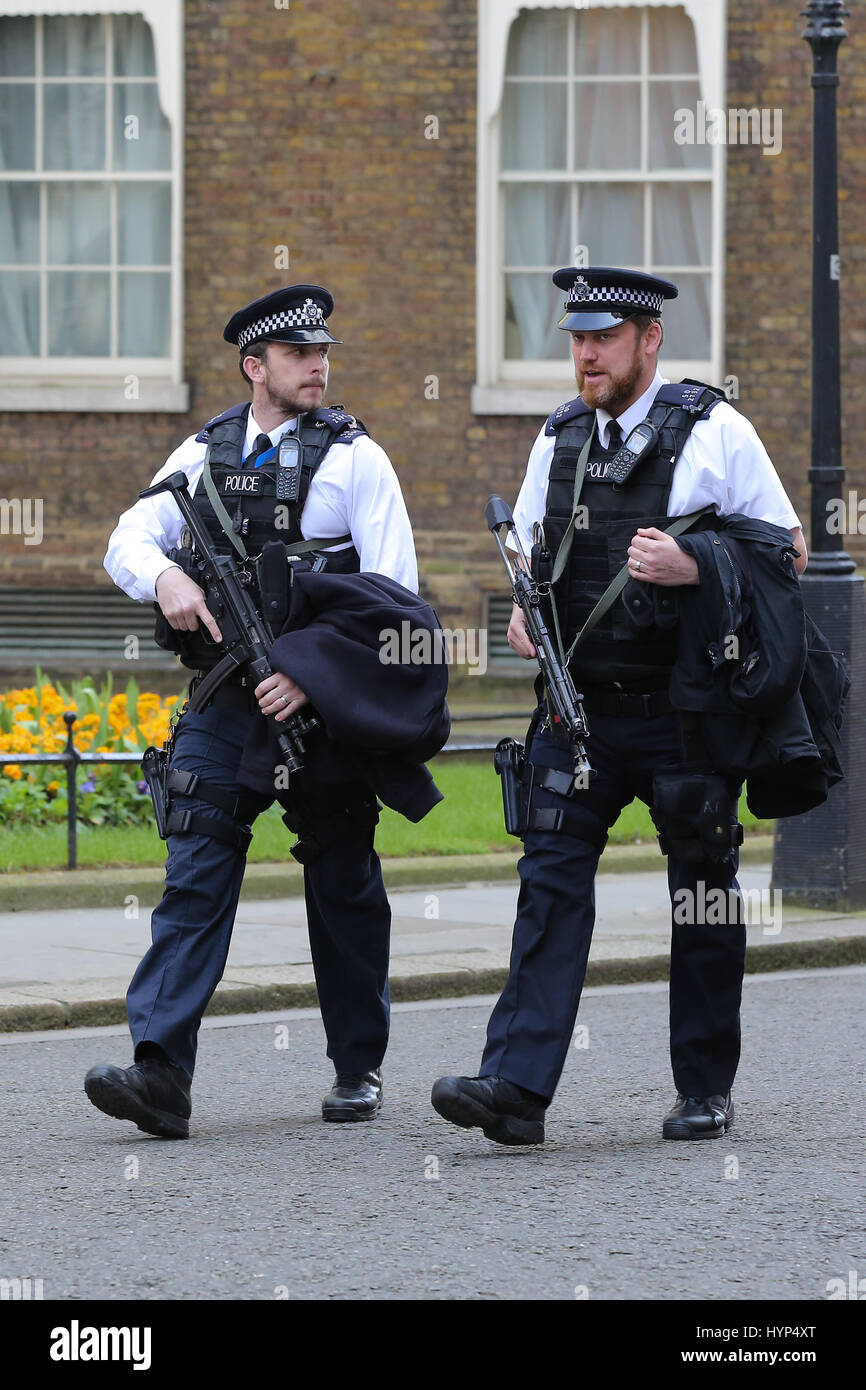 Downing Street, London, UK. 6th Apr, 2017. Police Officers in Downing ...