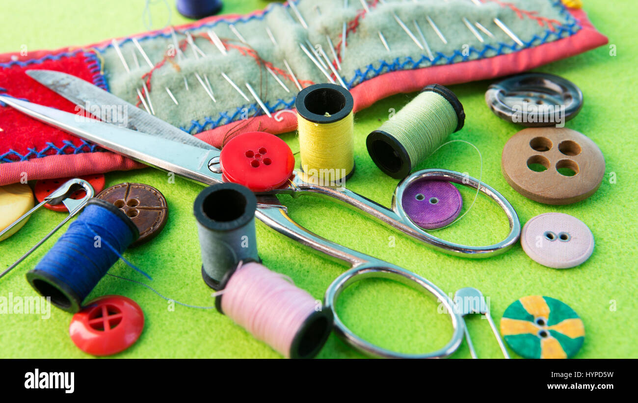 Button scissors yarn ball hi-res stock photography and images - Alamy