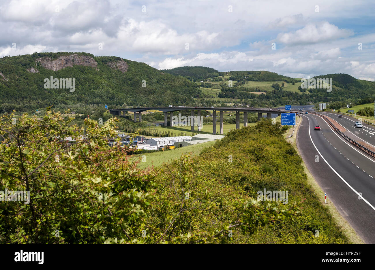 Perth M90 Friarton bridge and motorway looking at Kinnoull Hill Stock ...