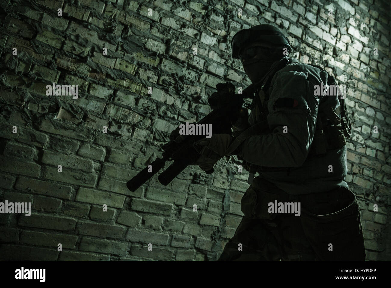 Army soldier with weapons Stock Photo - Alamy