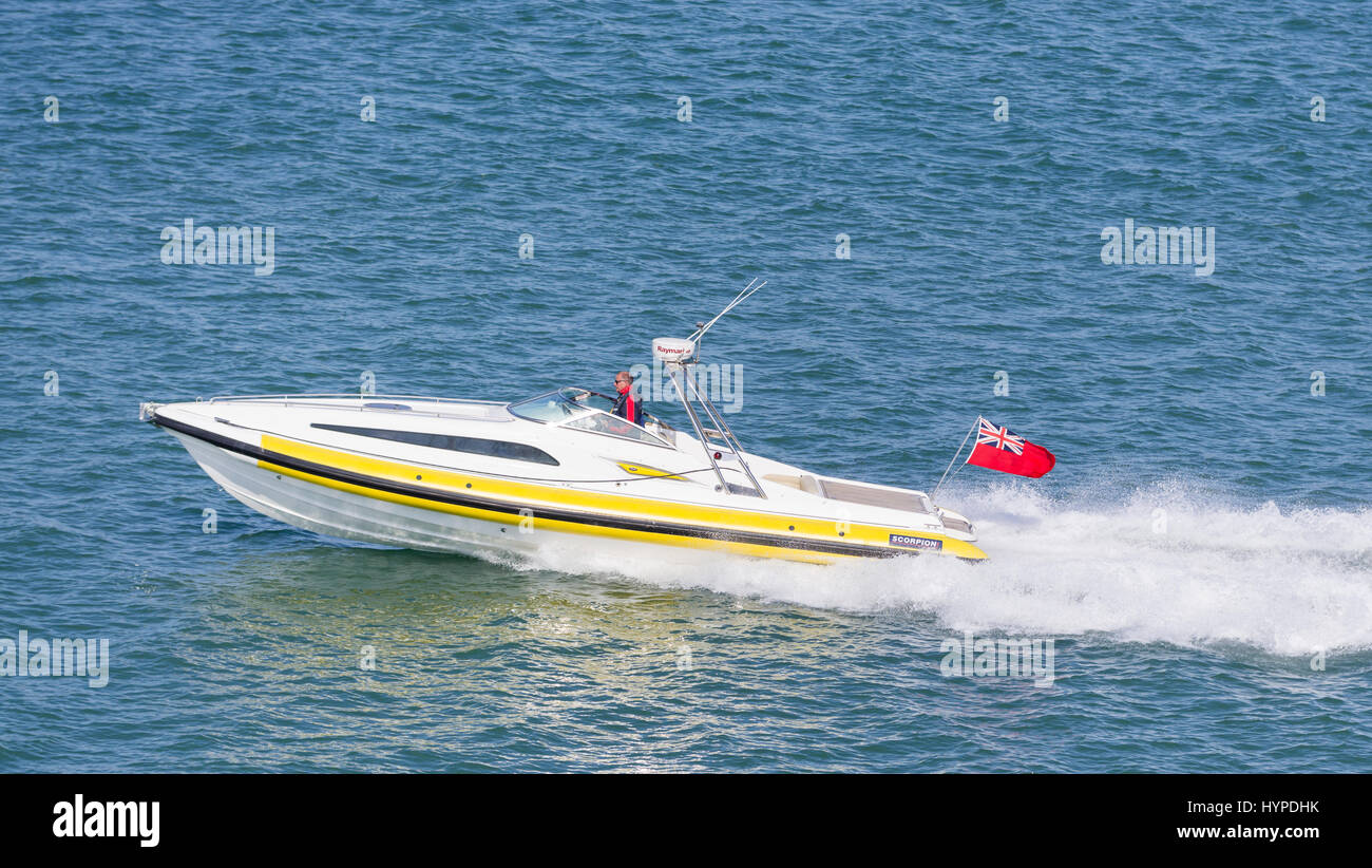 Boat speeding hi-res stock photography and images - Alamy