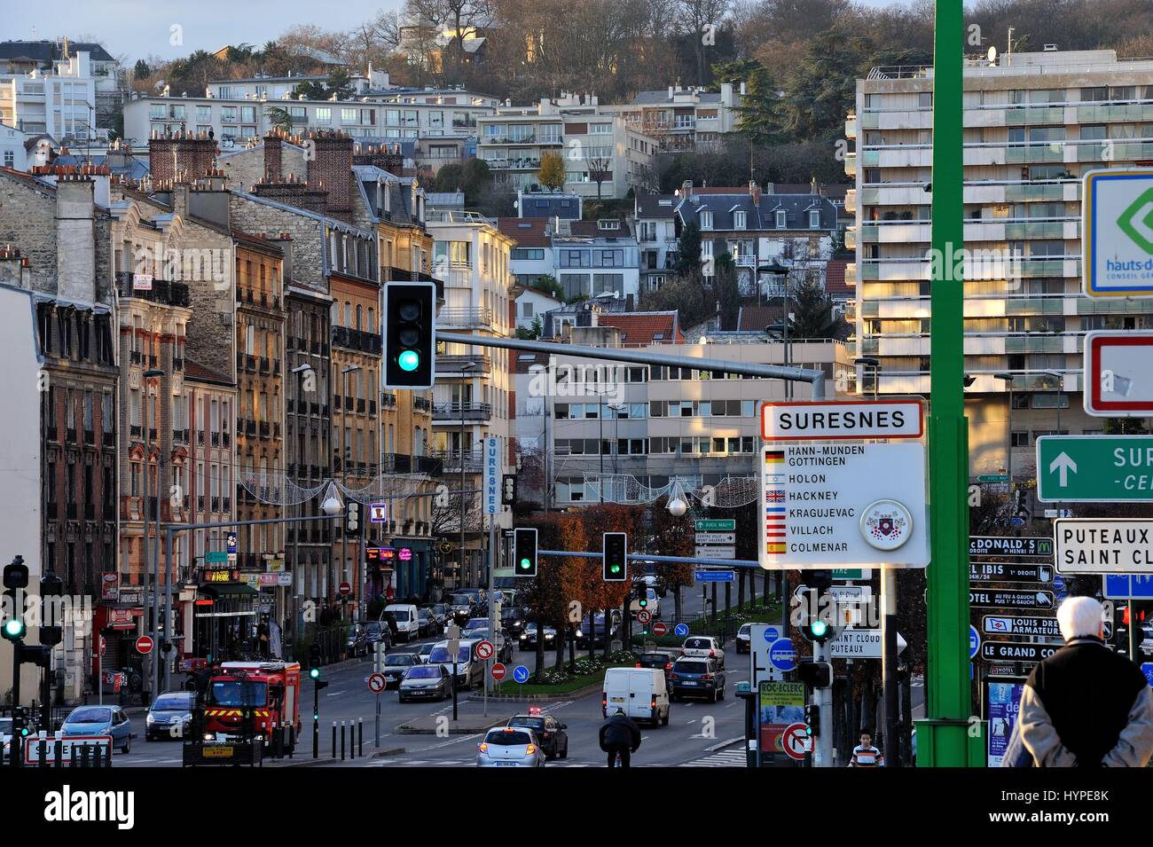 France, Paris, entrance of Suresnes from the Suresnes bridge crossing ...
