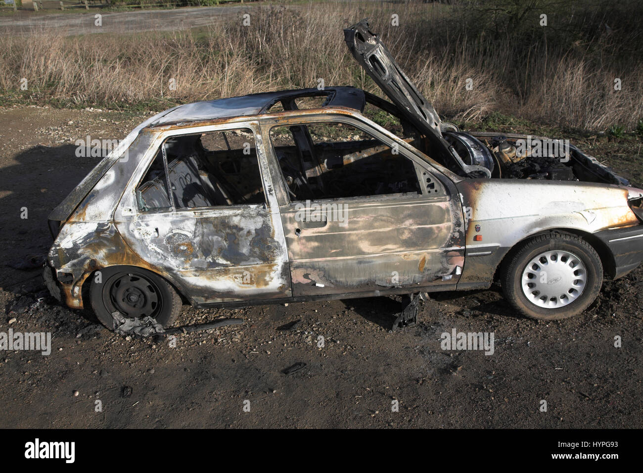 Abandoned burnt out cars uk hi-res stock photography and images - Alamy