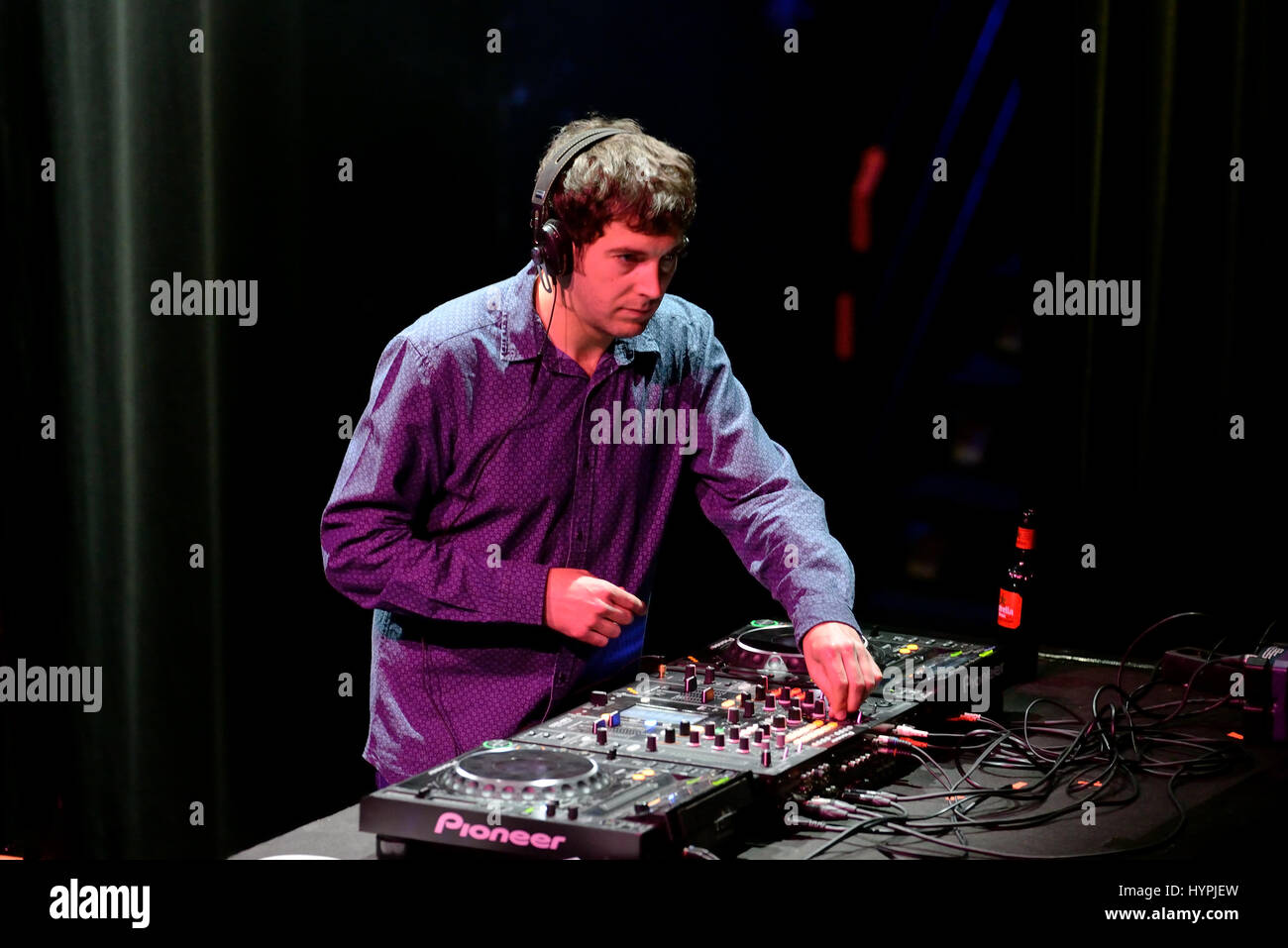 Professional turntable hi-res stock photography and images - Alamy