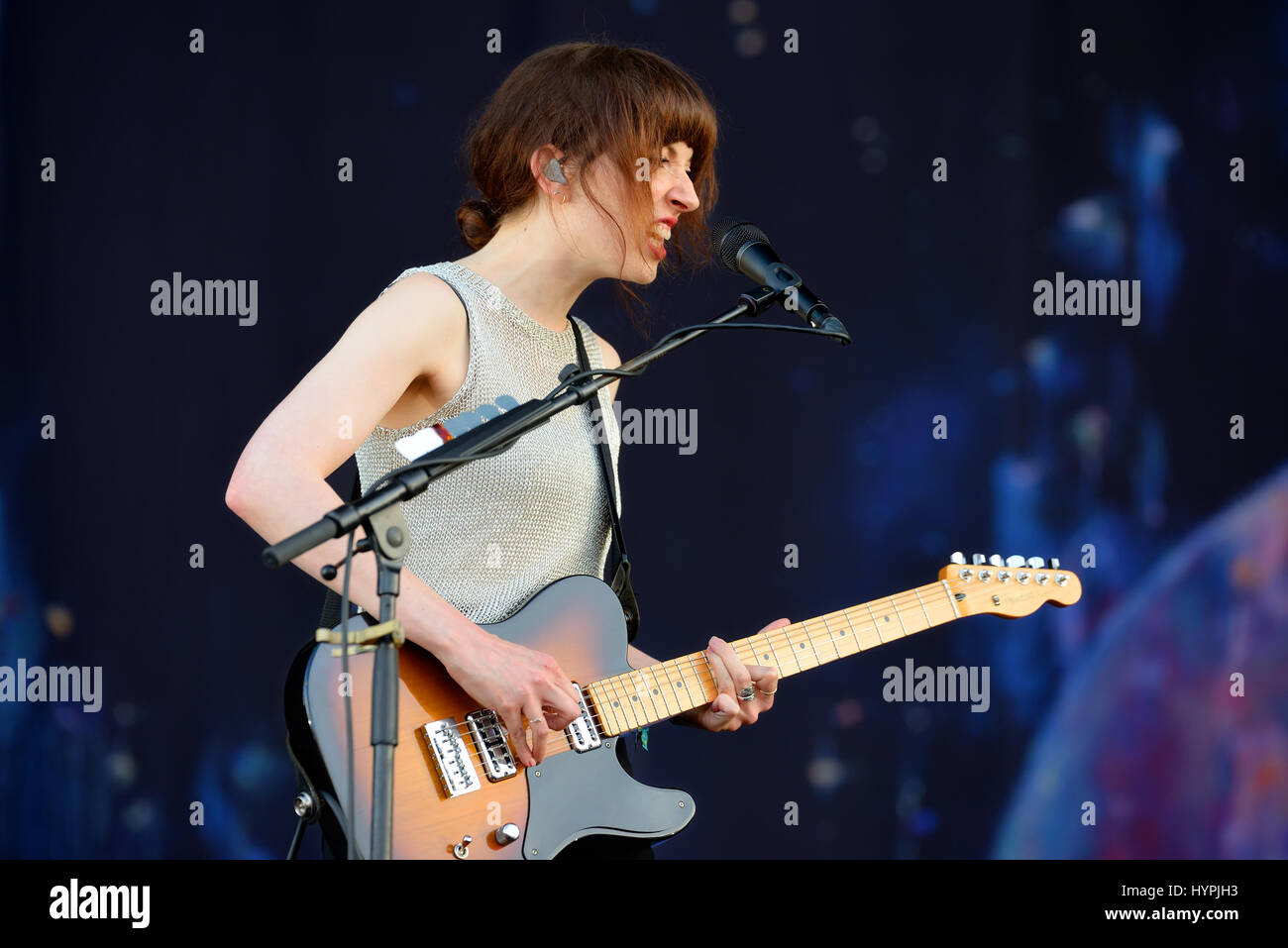 Daughter concert hi-res stock photography and images - Alamy