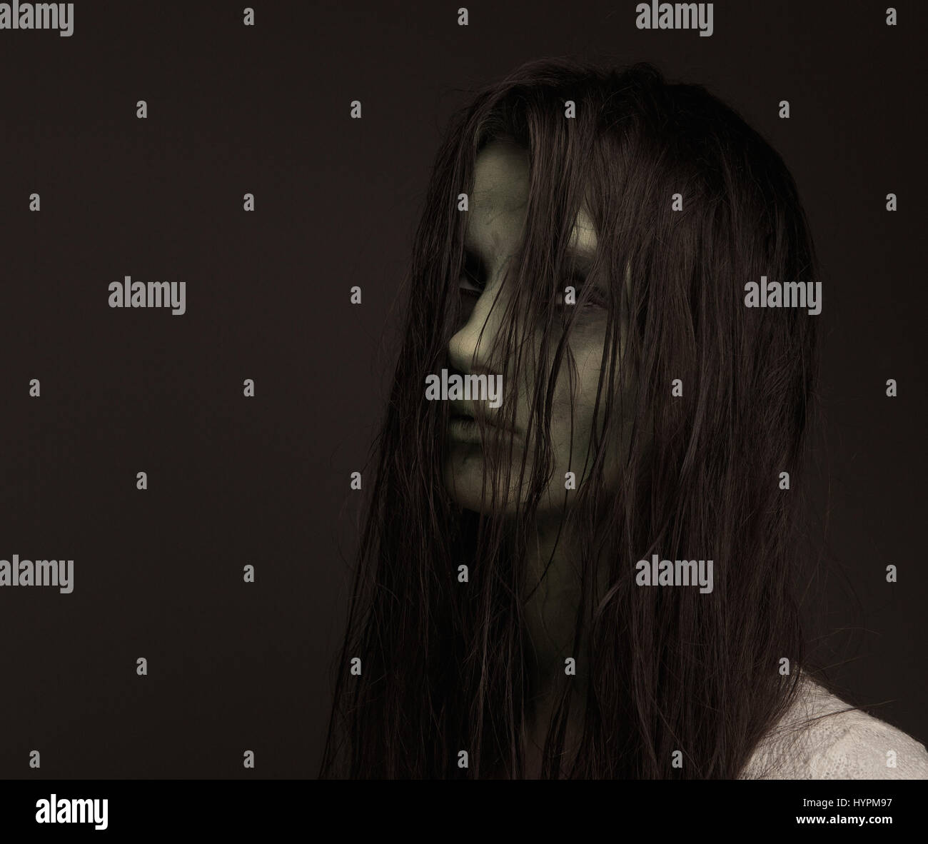 Female zombie portrait hi-res stock photography and images - Alamy