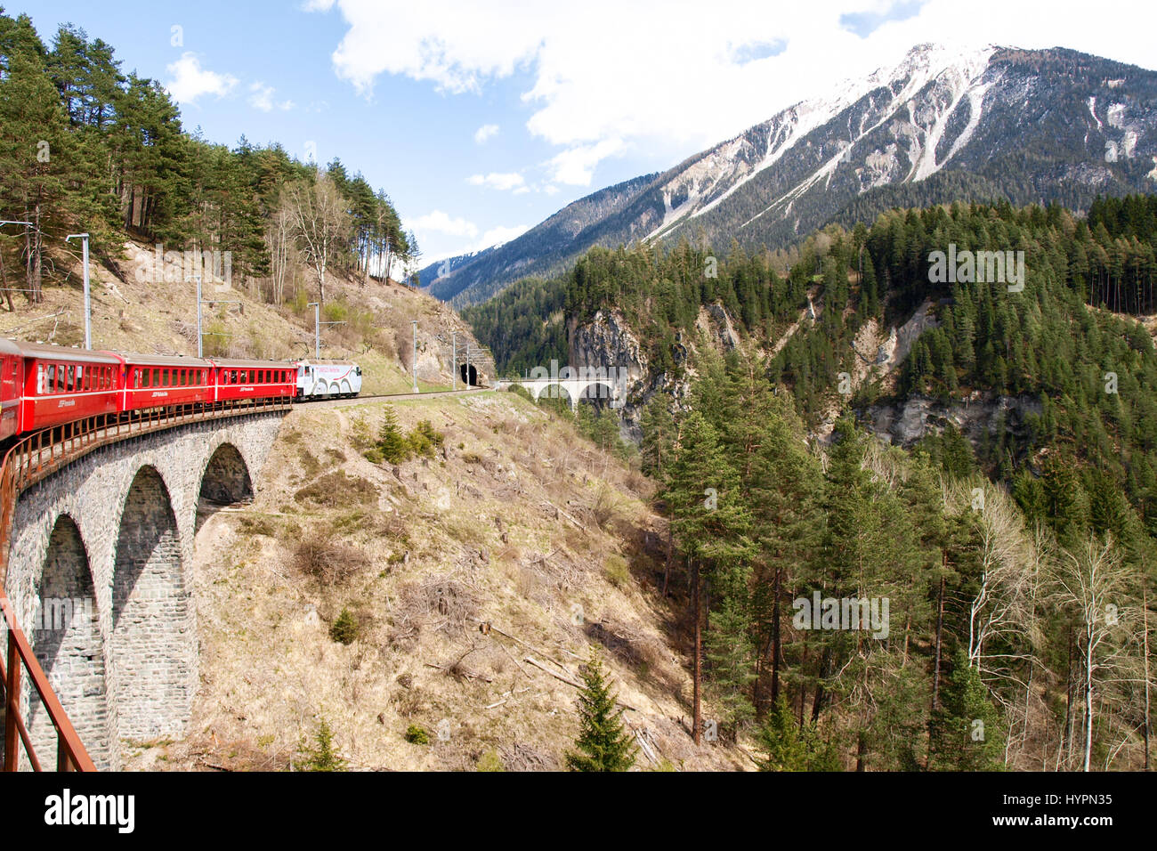 Glacier express on landwasser viaduct filisur hi-res stock photography ...