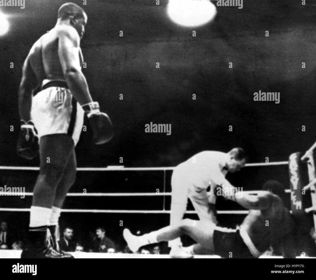 Sonny liston hi-res stock photography and images - Alamy