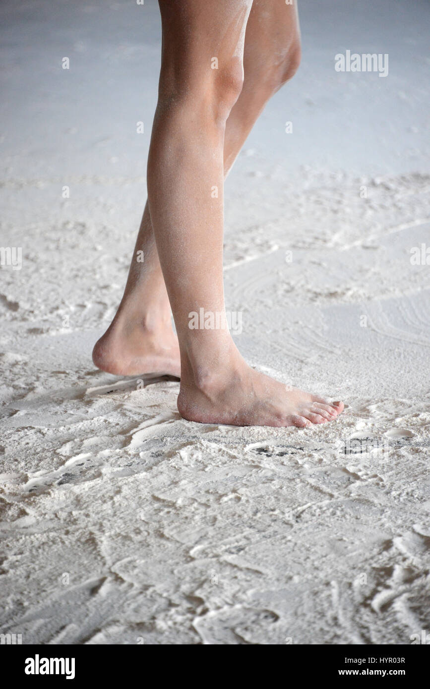 Baking flour mess hi-res stock photography and images - Alamy