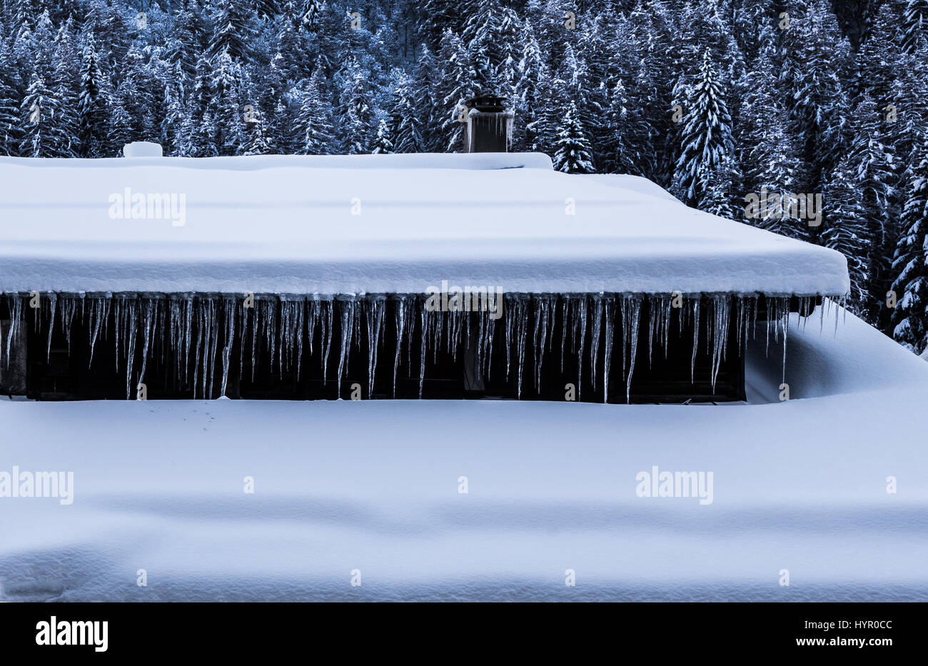 Hanging from gutter hi-res stock photography and images - Alamy