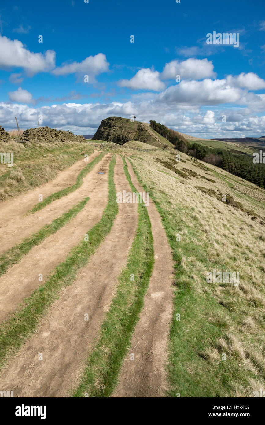 Well worn path on the ridge walk from Mam Tor to Back Tor, Derbyshire ...
