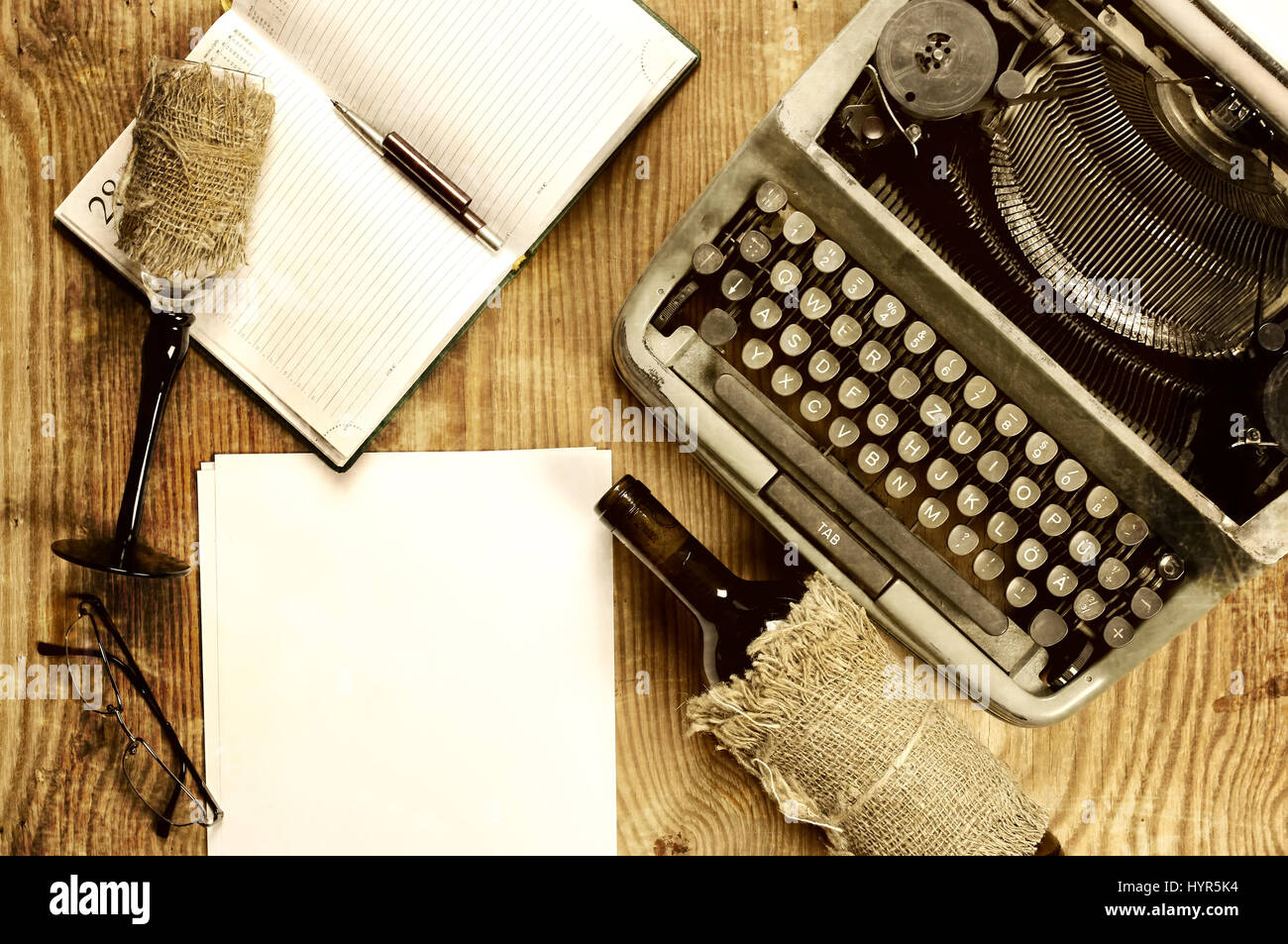 Typewriter Music Sheet High Resolution Stock Photography and Images - Alamy