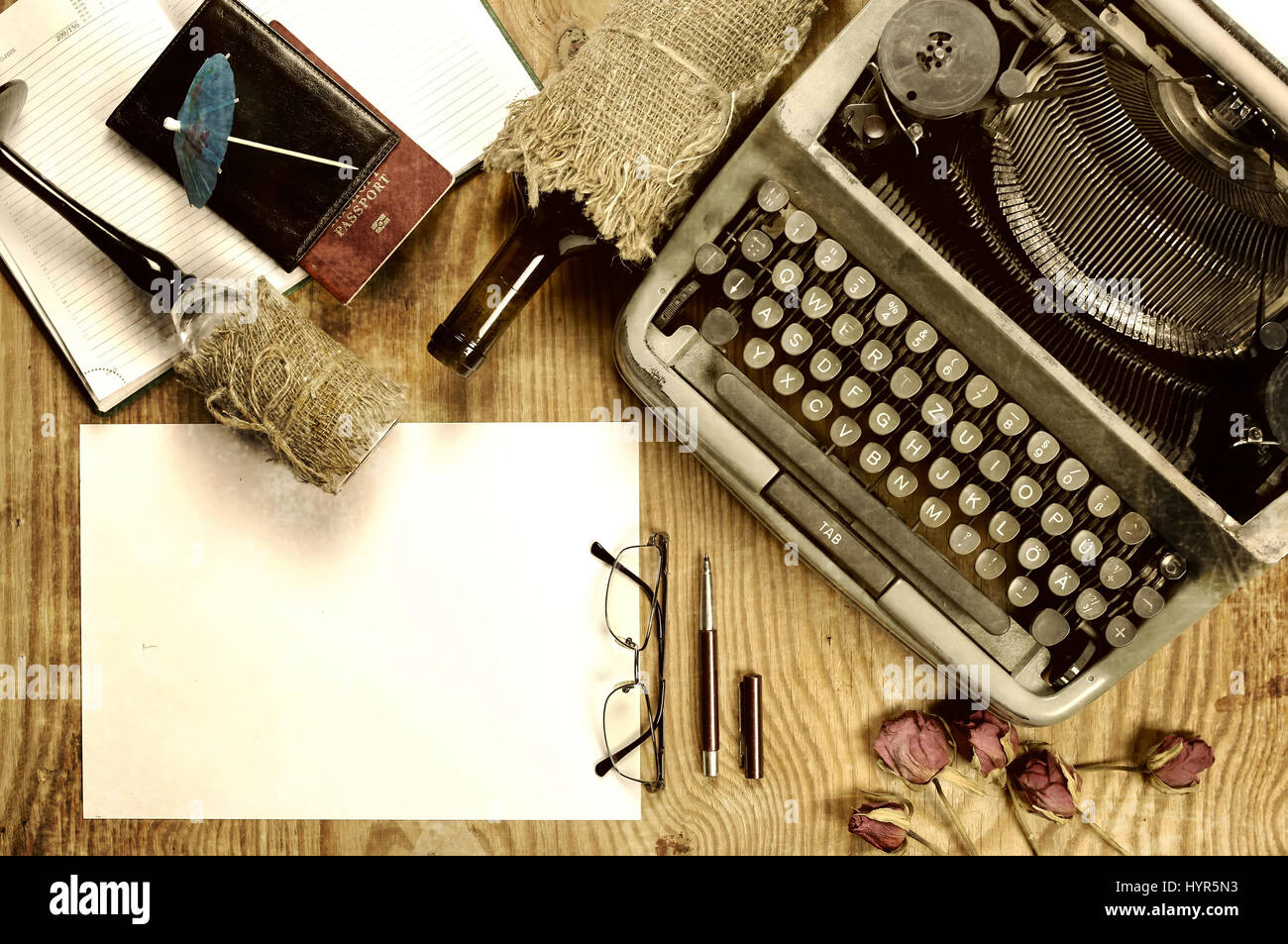 Typewriter Music Sheet High Resolution Stock Photography and Images - Alamy