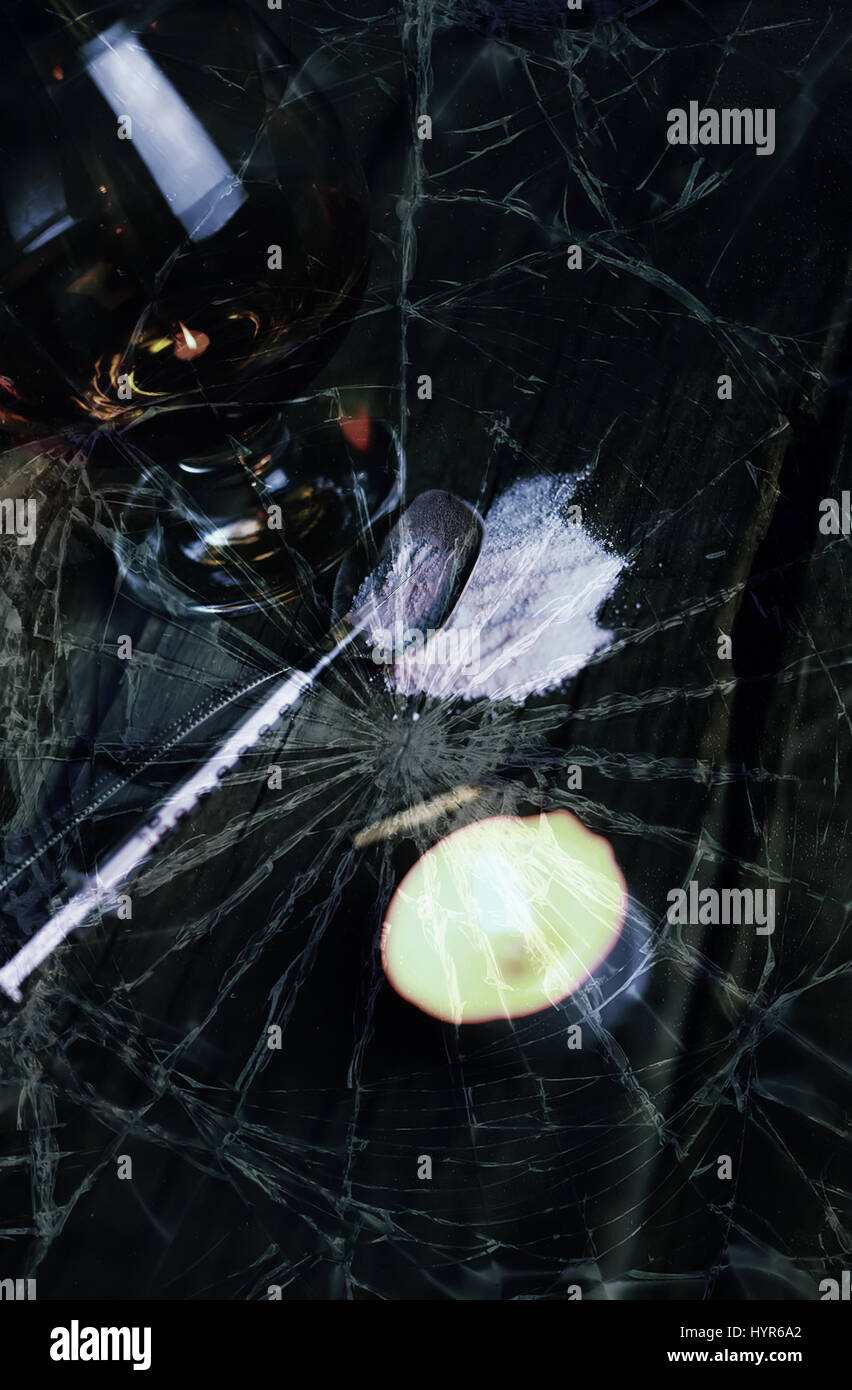 concept crack glass drug syringe spoon Stock Photo - Alamy