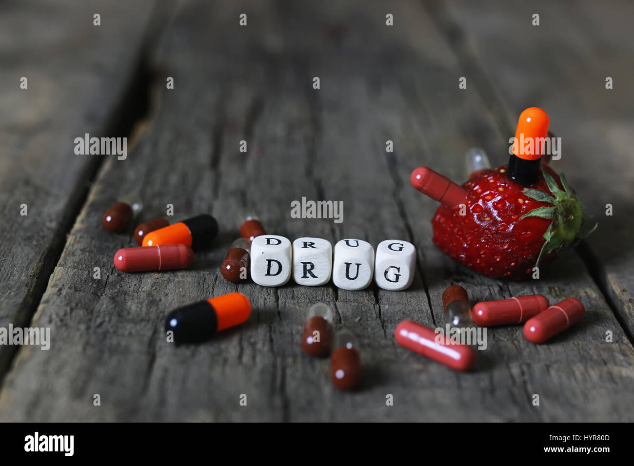 Capsules syringe table capsule hi-res stock photography and images - Alamy