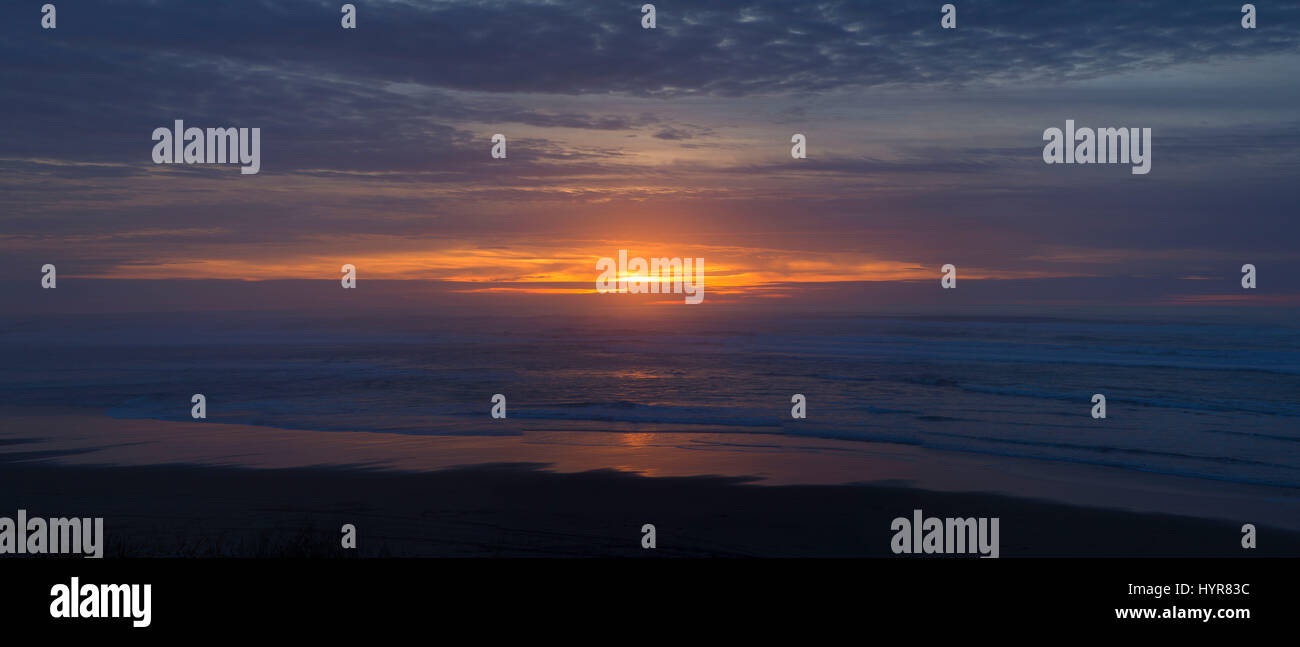 Sunset at Horsfall Beach, Oregon Dunes National Recreation Area, Oregon ...