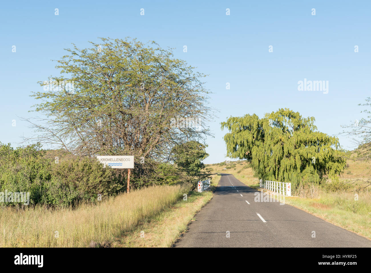 A road bridge on the road betweenTrompsburg and Philippolis in the ...