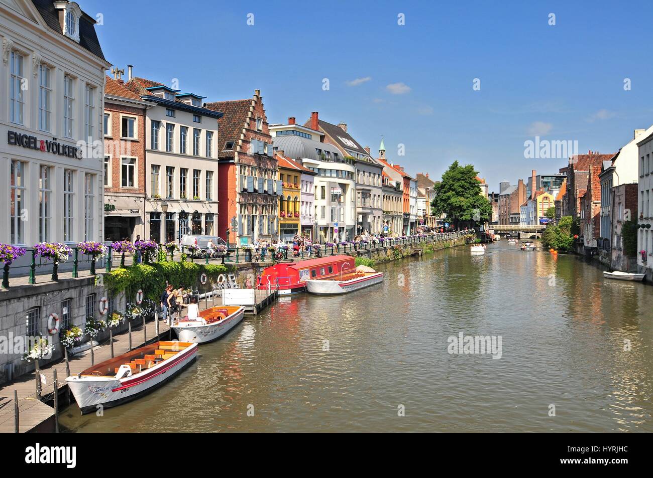 Picturesque medieval buildings overlooking the Graslei harbor on Leie ...