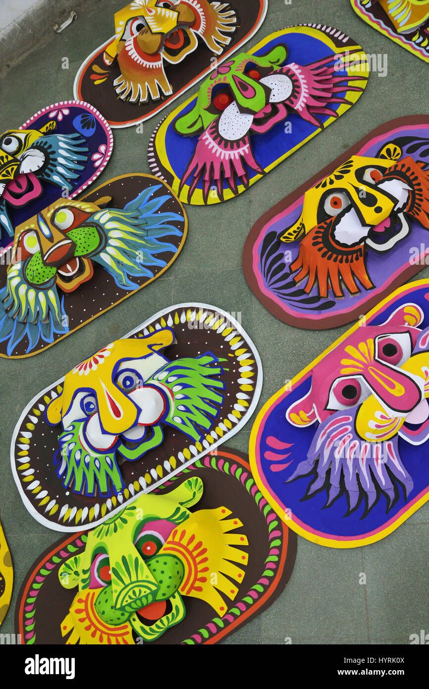 Student of Faculty of Fine arts of Dhaka University prepare masks for ...