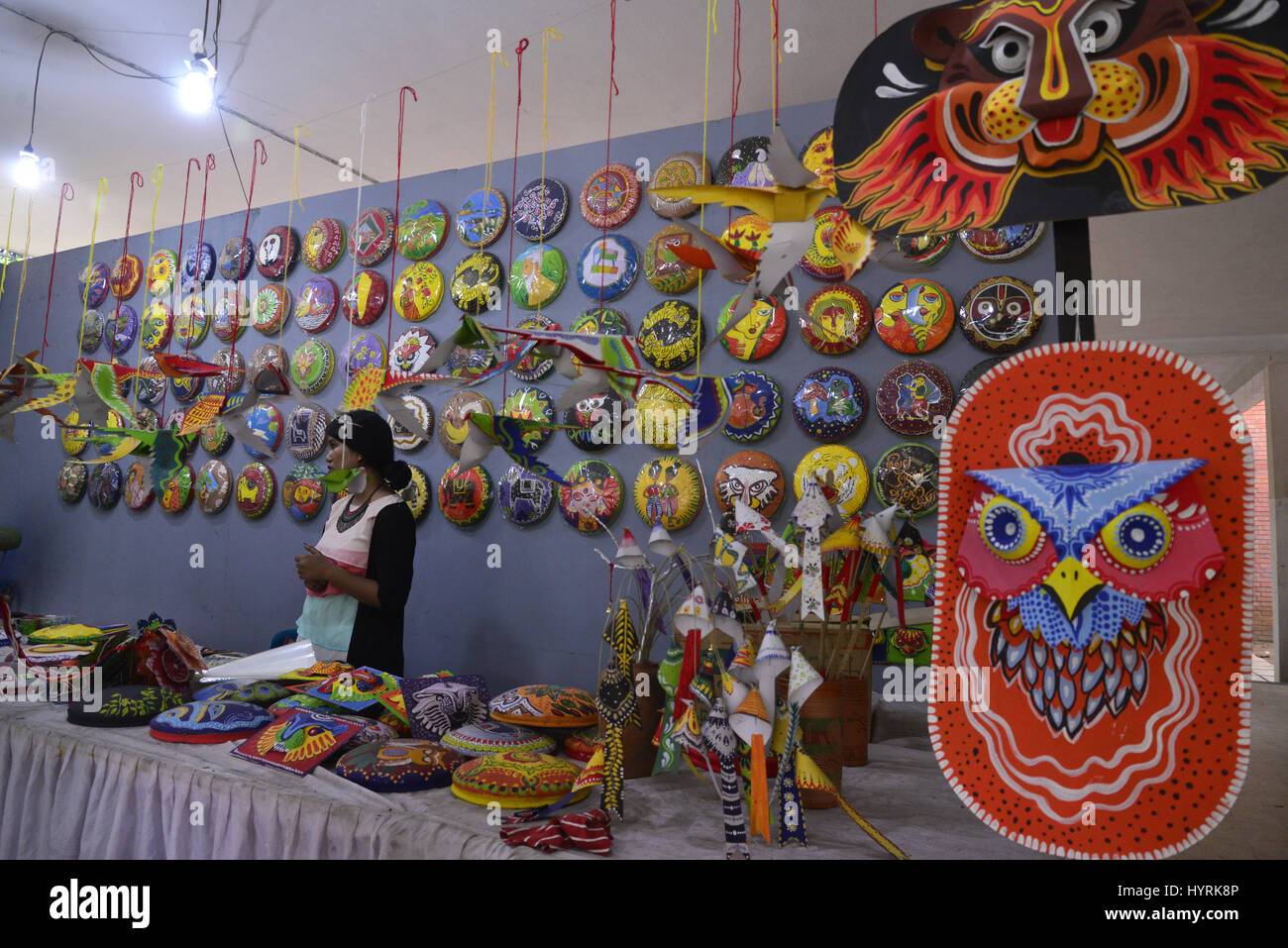 Student of Faculty of Fine arts of Dhaka University prepare artworks ...