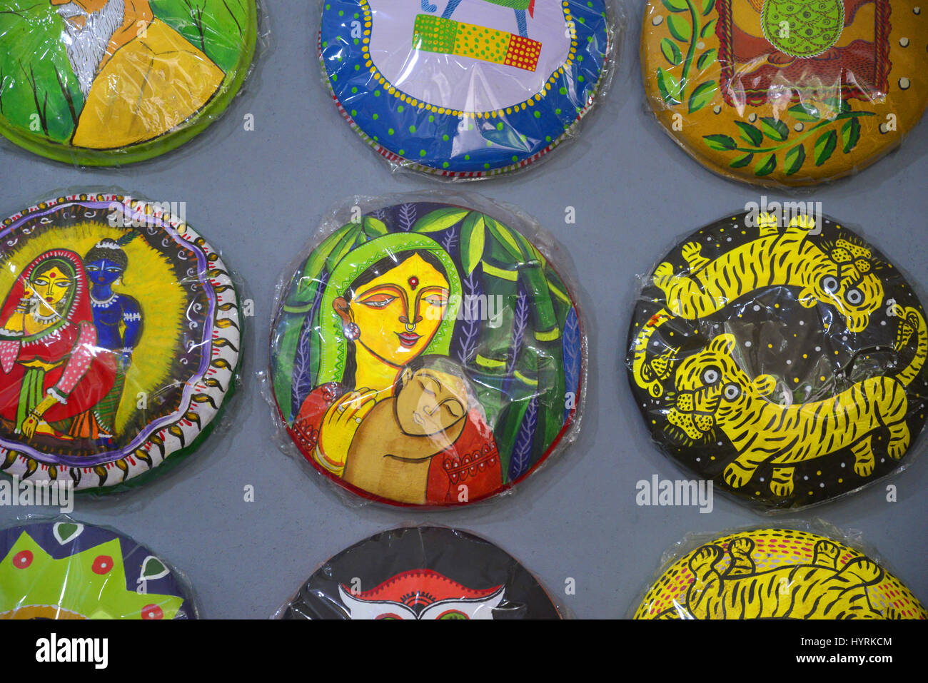 Student of Faculty of Fine arts of Dhaka University prepare artworks ...