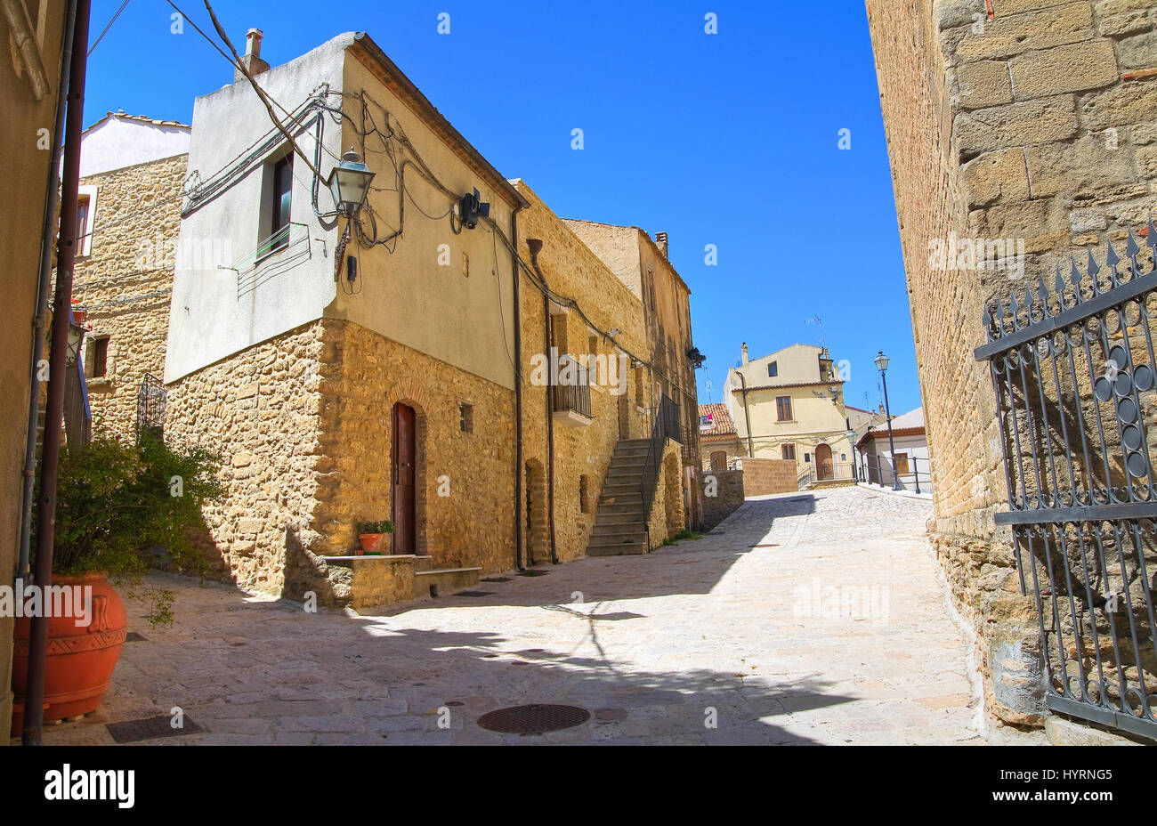 Alleyway. Acerenza. Basilicata. Italy Stock Photo - Alamy