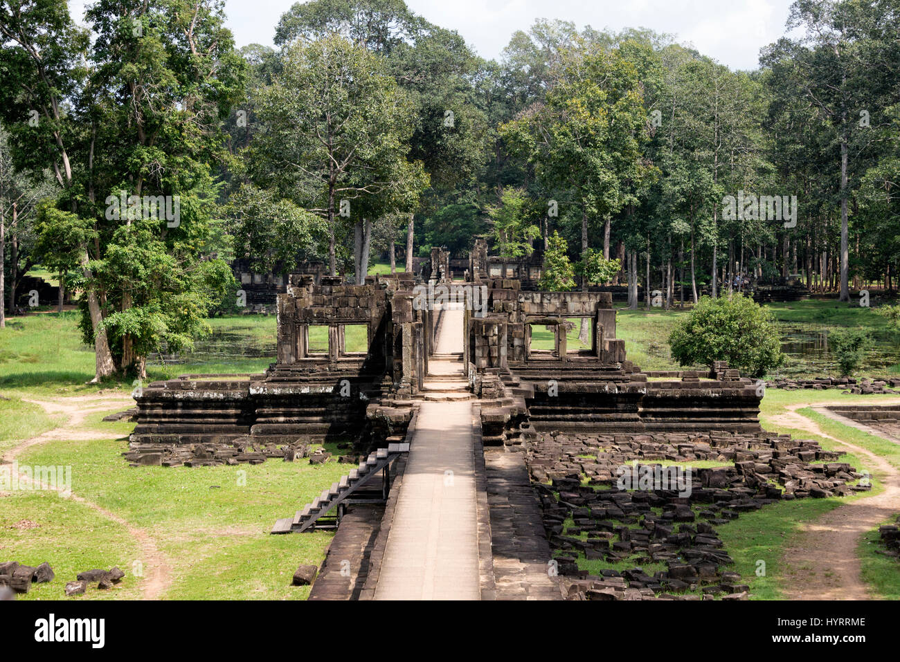 Ancient ruins in a forest hi-res stock photography and images - Alamy