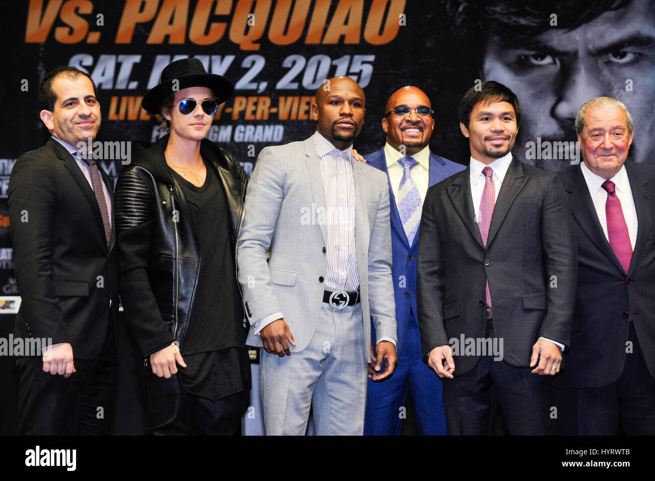 (L-R) Singer Justin Bieber, Boxers Floyd Mayweather Jr, Leonard Ellerbe ...