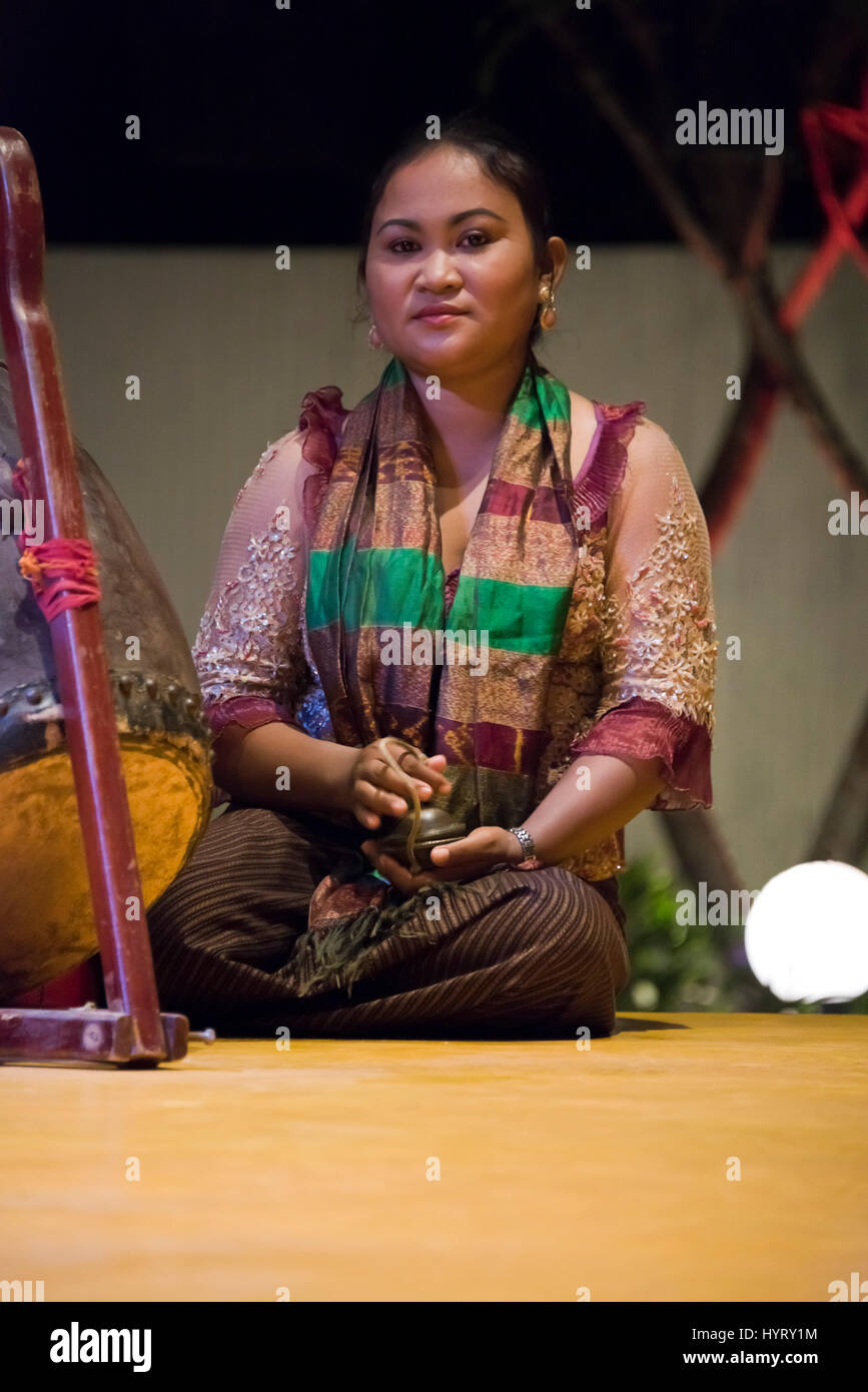Woman playing cymbals hi-res stock photography and images - Alamy