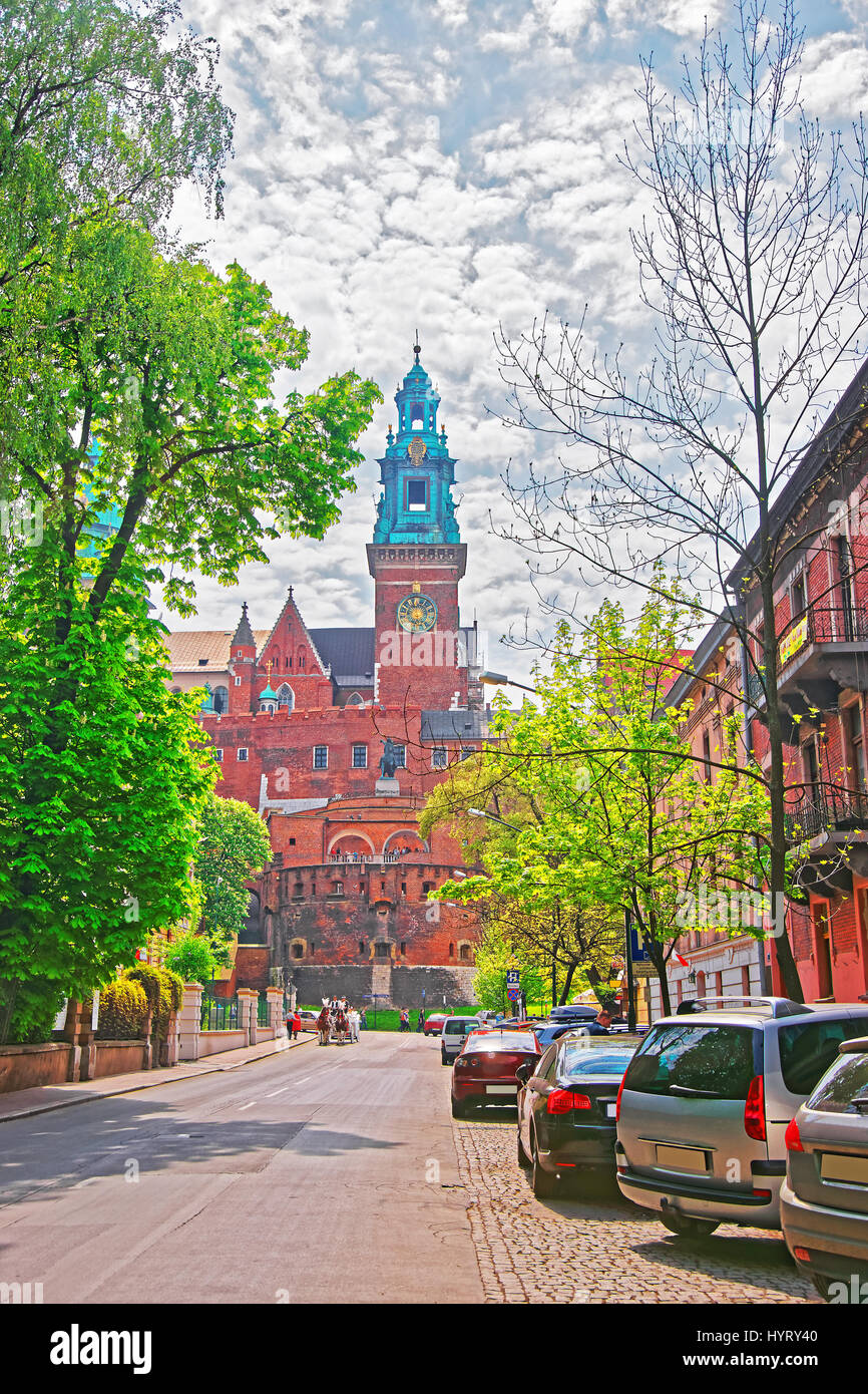 Courtyard residence on cathedral hi-res stock photography and images ...