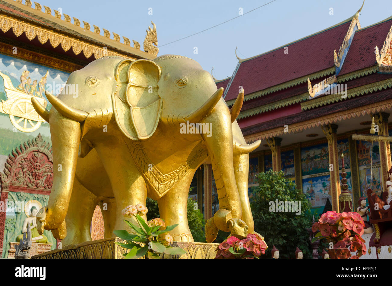 Three headed elephant hi-res stock photography and images - Alamy