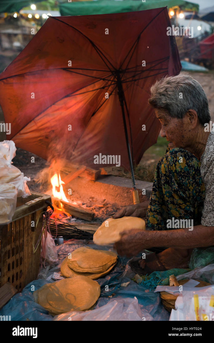 Poor lady hi-res stock photography and images - Alamy