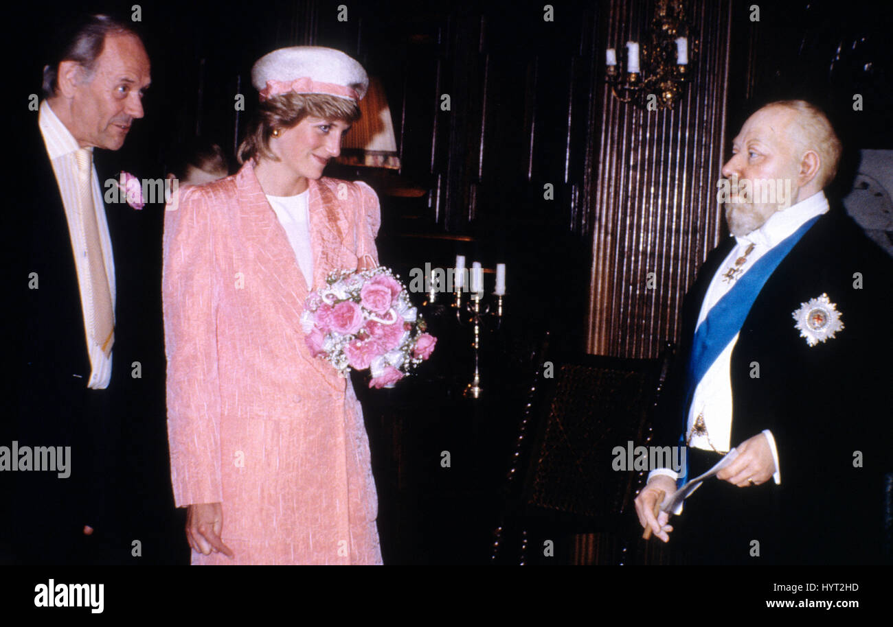 Princess Diana visiting Warwick July 8th 1986 Stock Photo - Alamy