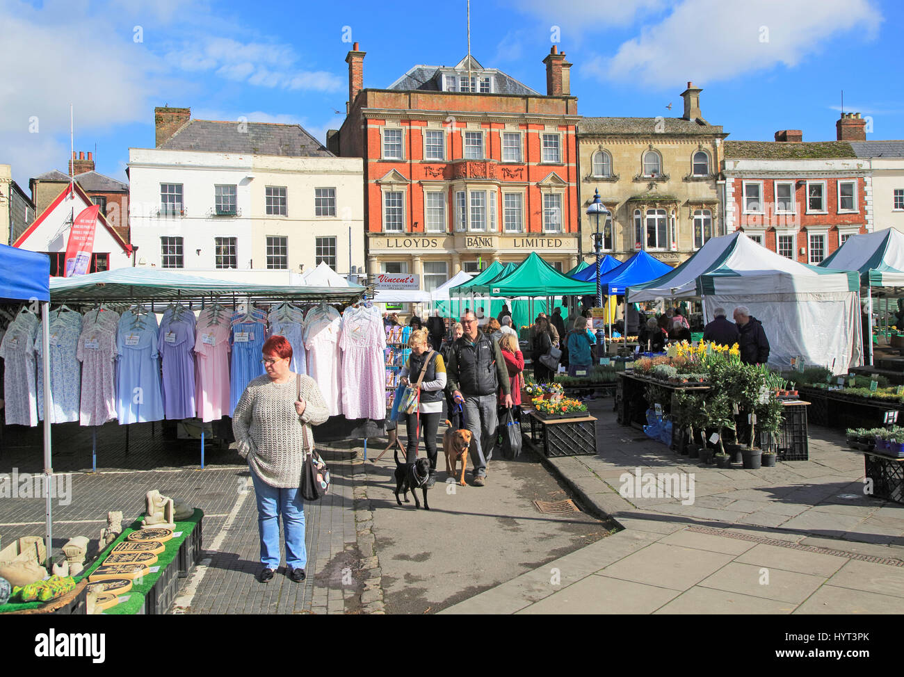 Market day in town centre of Devizes, Wiltshire, England, UK Stock ...