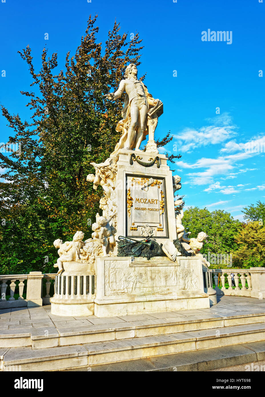 Mozart statue in Burggarten Park, Vienna, of Austria Stock Photo - Alamy