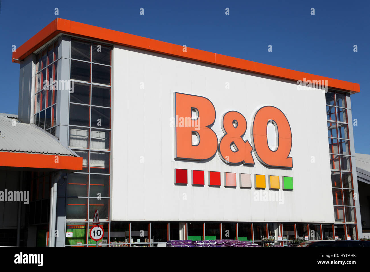 B and q timber hi-res stock photography and images - Alamy