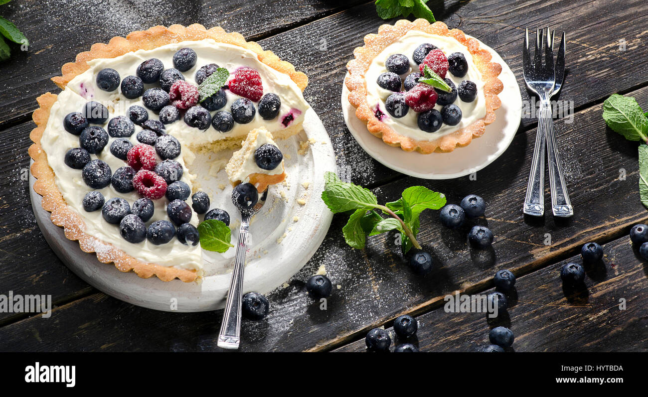 Cheesecake with fresh blueberries. View from above Stock Photo - Alamy