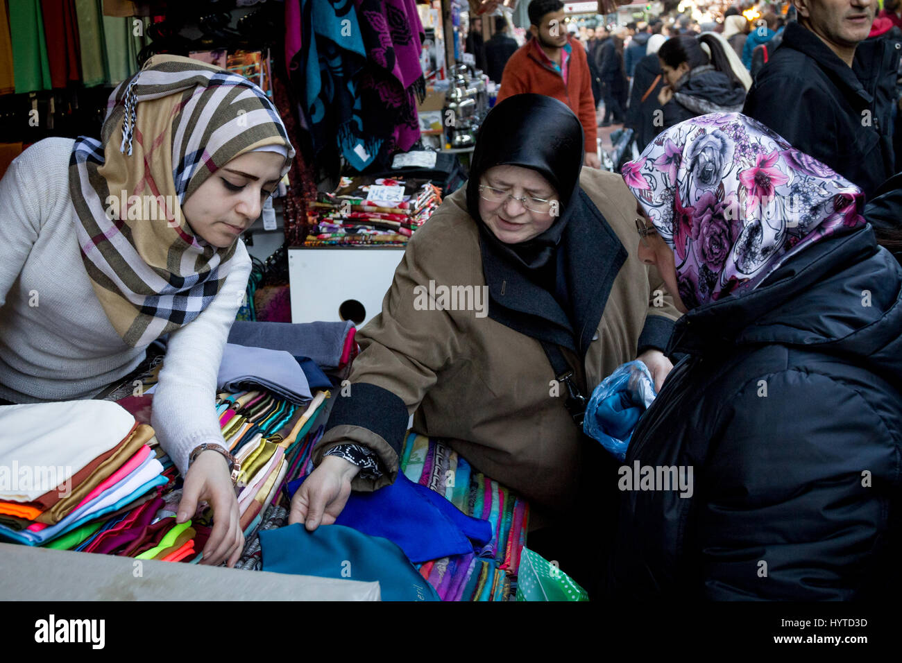 Turkish hijab girl hi-res stock photography and images - Alamy