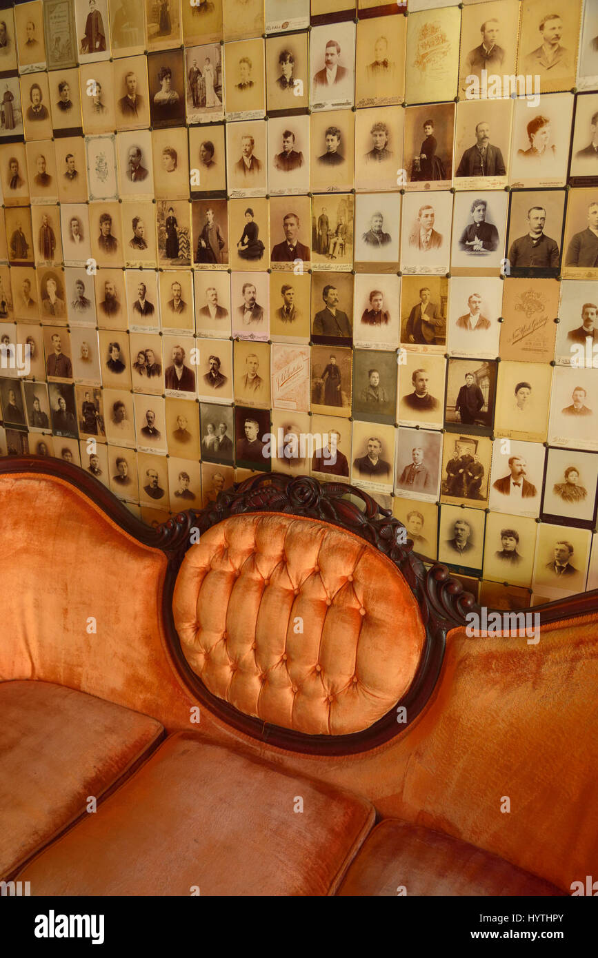 Golden bull restaurant hi-res stock photography and images - Alamy