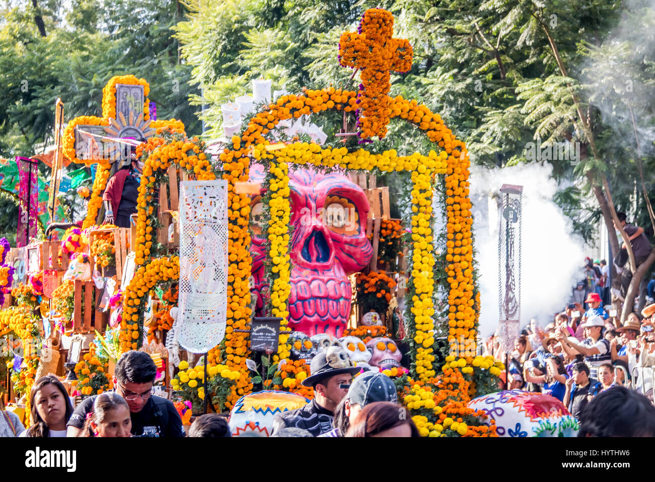 Dia De Los Muertos Parade Floats