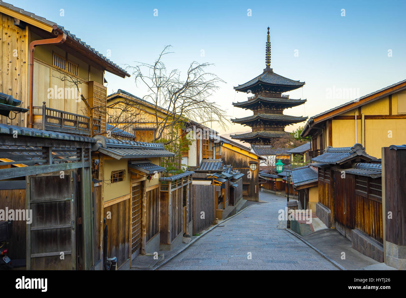 Yasaka pagoda hi-res stock photography and images - Alamy