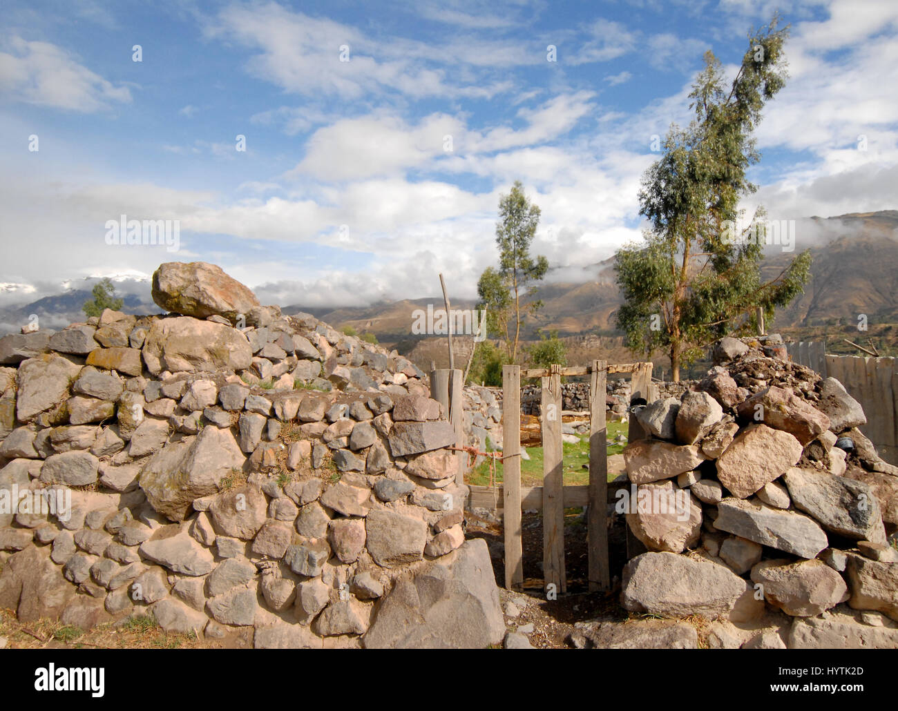 Peruvian mountains hi-res stock photography and images - Alamy
