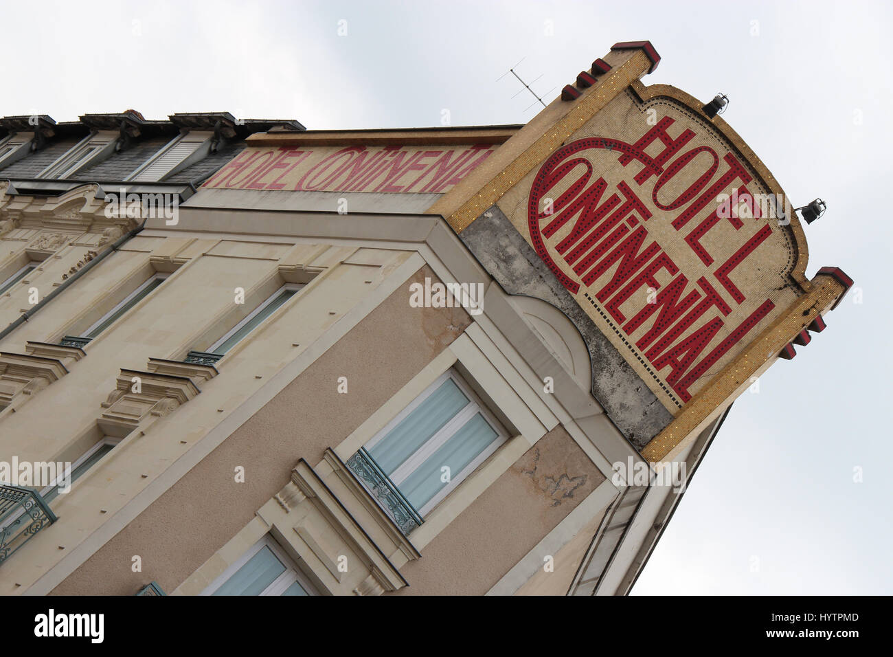 Old hotel slate roof hi-res stock photography and images - Alamy