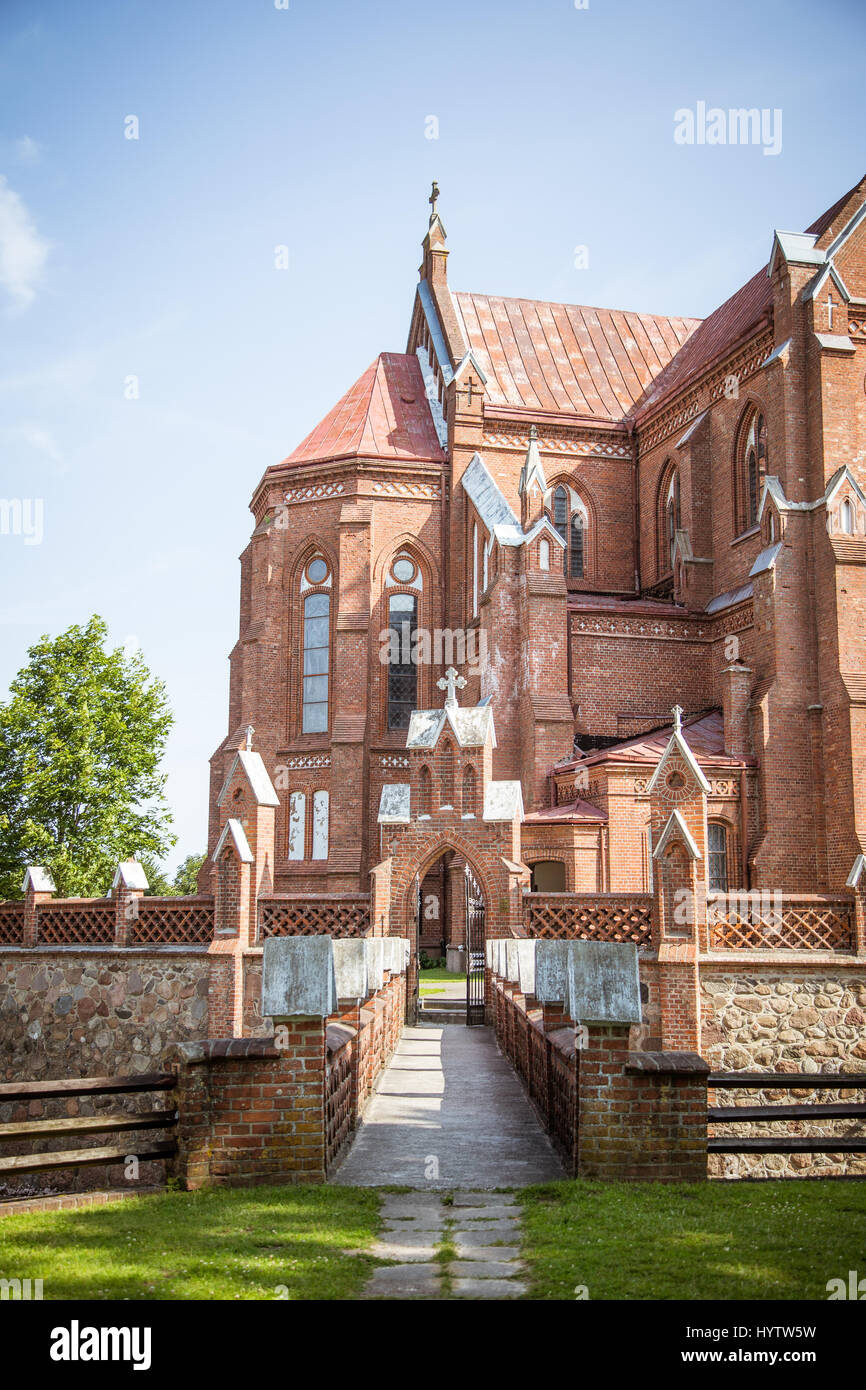 Red brick church hi-res stock photography and images - Alamy