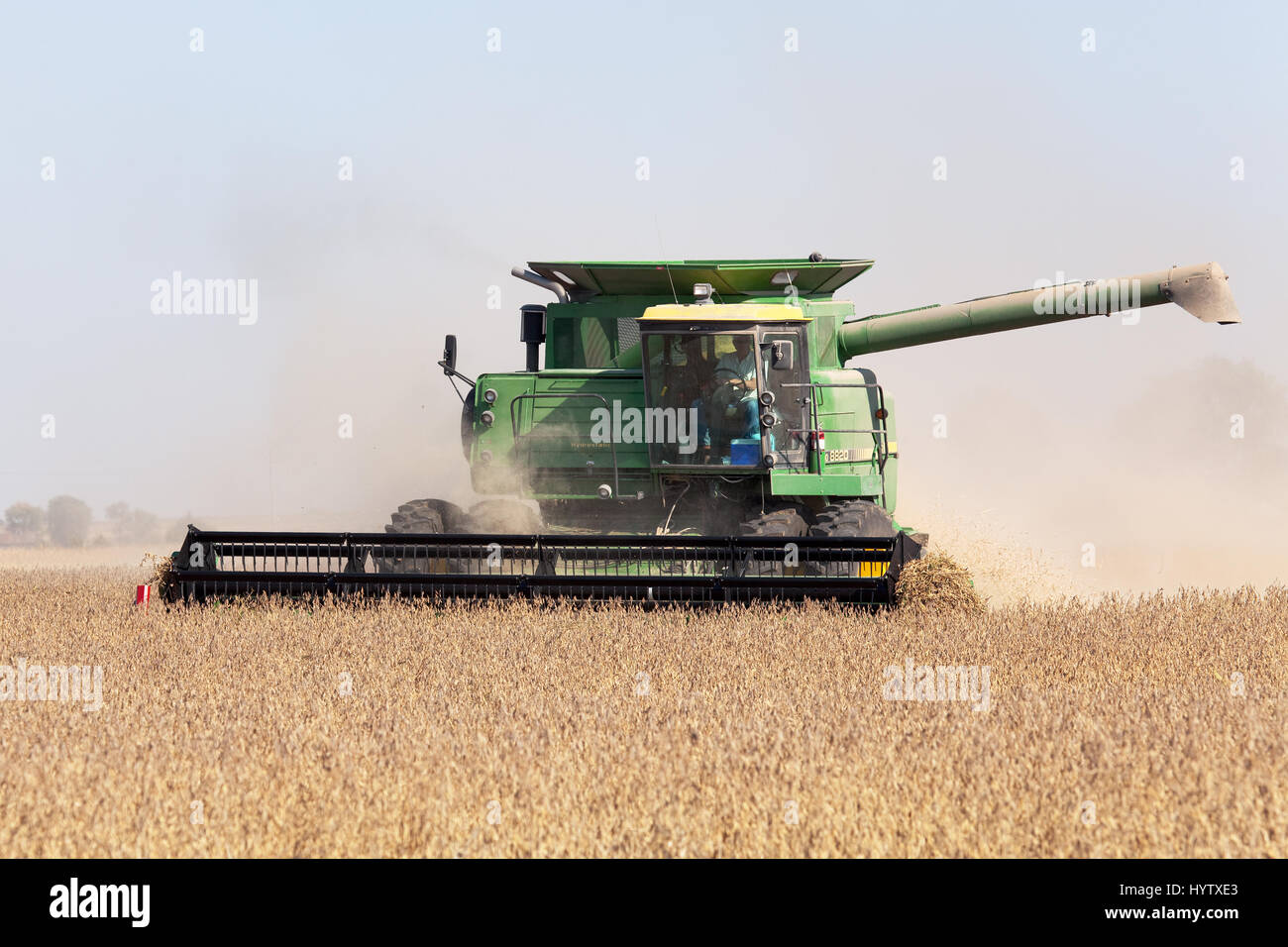 Farmer in iowa soybean field hi-res stock photography and images - Alamy